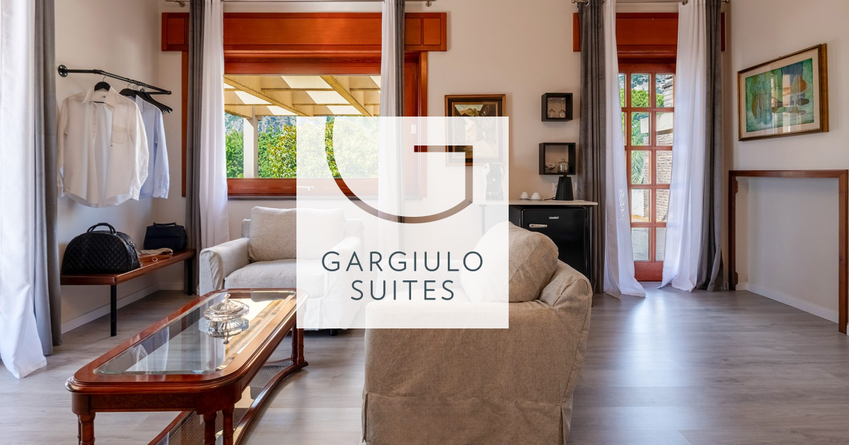 Gargiulo Suites – Eleganti suites con piscina nel cuore della Penisola ...
